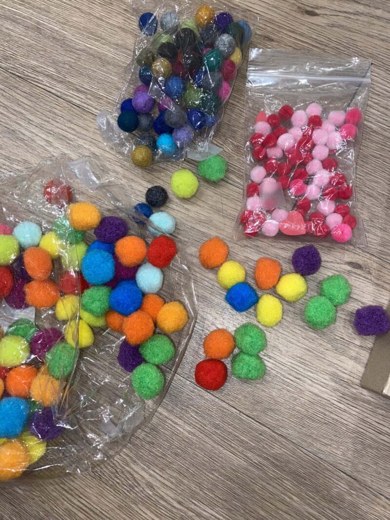 DIY Christmas Decorations: Polka Dot Letters • Becks and the Cities