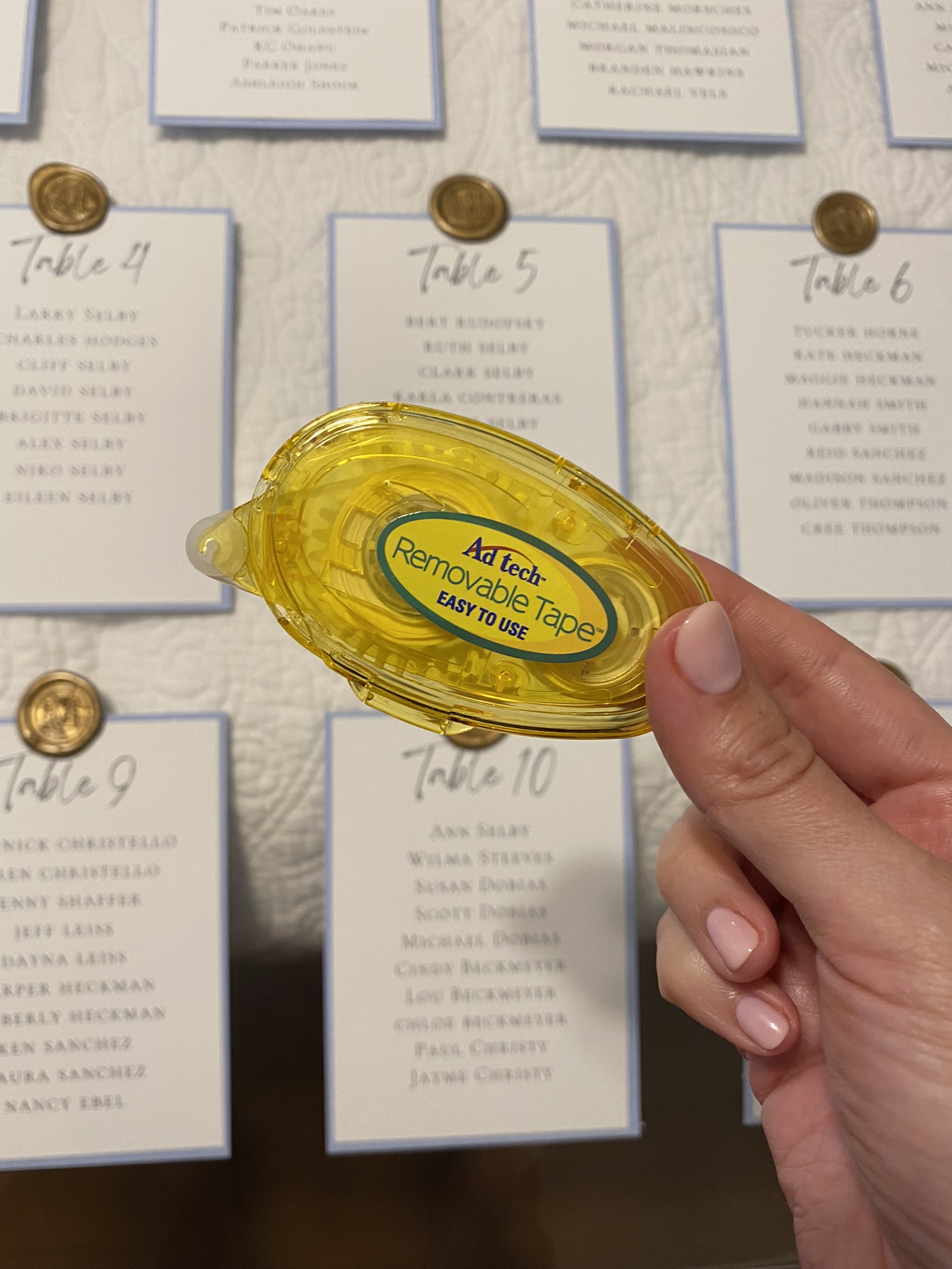 DIY: Cheap and Easy Acrylic Wedding Seating Chart